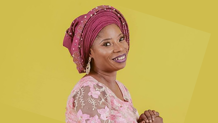 Yetunde Are - The name Jesus PraiseDrops